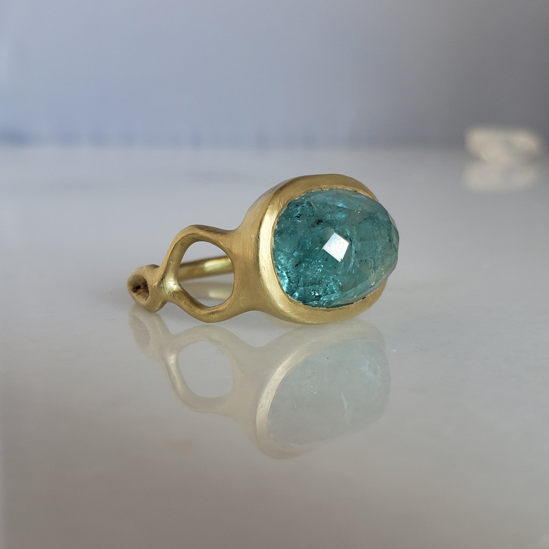 handmade, bespoke, fine jewelry. Diamonds, gemstones, silver, gold ...